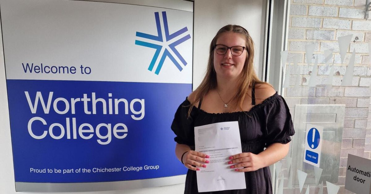 A day to celebrate for Worthing College students receive A-level ...