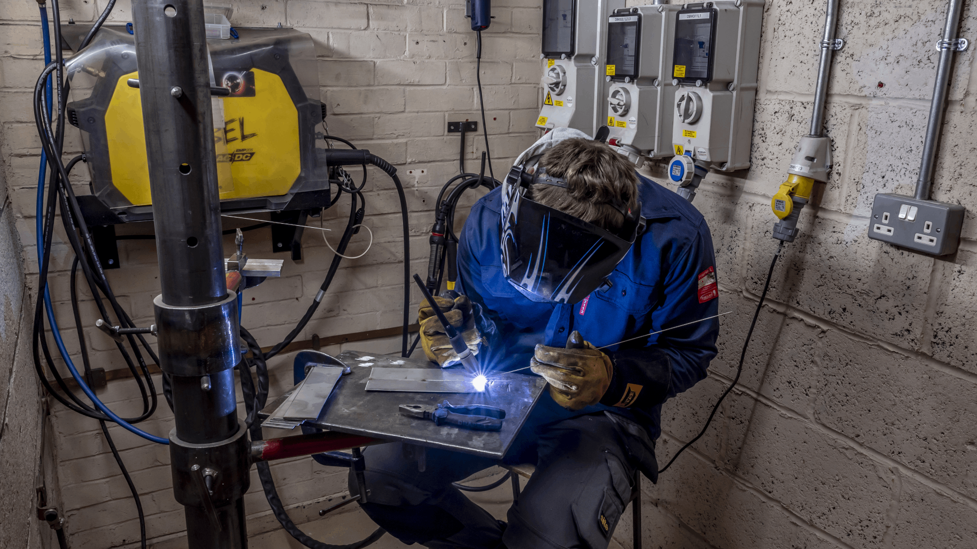 HNC in Electrical and Electronic Engineering for England (HTQ ...